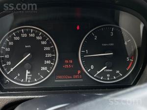 Black BMW 320 2009 in Cesis, with an engine capacity of 2.00 L and mileage of 298 thousand km for 3950 €, photo 4 on AUTOMOTO.COM.LV
