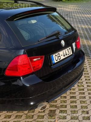 Black BMW 320 2009 in Cesis, with an engine capacity of 2.00 L and mileage of 298 thousand km for 3950 €, photo 11 on AUTOMOTO.COM.LV