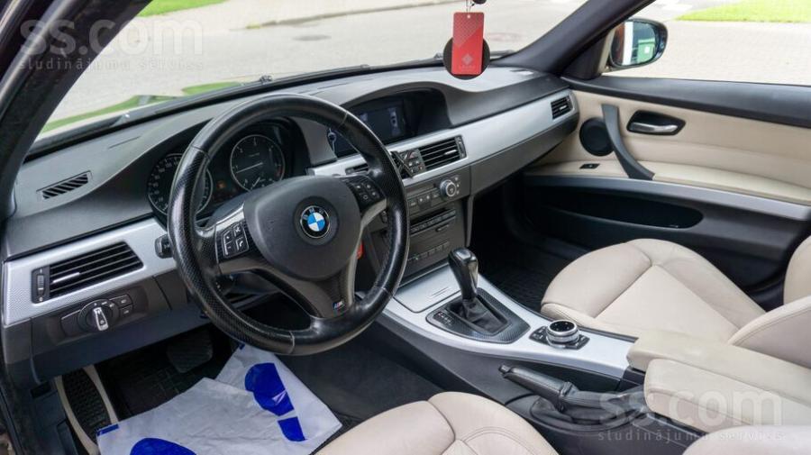 Black BMW 320 2009 in Riga, with an engine capacity of 2.00 L and mileage of 268 thousand km for 5990 €, photo 11 on AUTOMOTO.COM.LV
