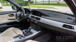 Black BMW 320 2009 in Riga, with an engine capacity of 2.00 L and mileage of 268 thousand km for 5990 €, photo 12 on AUTOMOTO.COM.LV