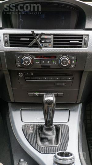 Black BMW 320 2009 in Riga, with an engine capacity of 2.00 L and mileage of 268 thousand km for 5990 €, photo 14 on AUTOMOTO.COM.LV