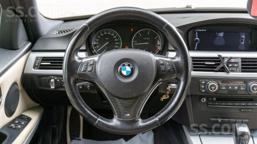 Black BMW 320 2009 in Riga, with an engine capacity of 2.00 L and mileage of 268 thousand km for 5990 €, photo 15 on AUTOMOTO.COM.LV
