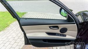 Black BMW 320 2009 in Riga, with an engine capacity of 2.00 L and mileage of 268 thousand km for 5990 €, photo 24 on AUTOMOTO.COM.LV