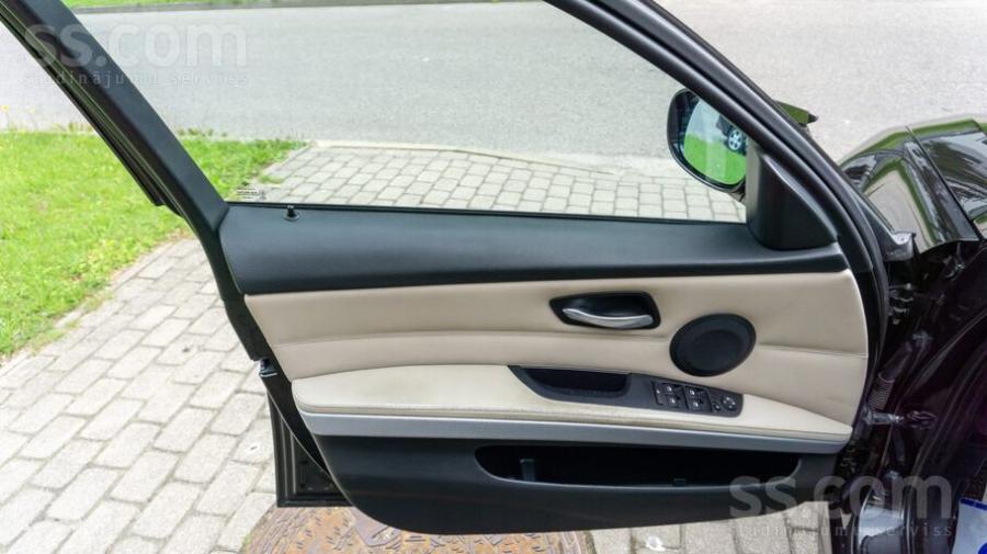 Black BMW 320 2009 in Riga, with an engine capacity of 2.00 L and mileage of 268 thousand km for 5990 €, photo 24 on AUTOMOTO.COM.LV