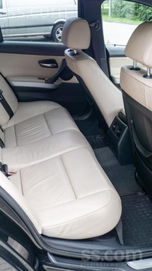 Black BMW 320 2009 in Riga, with an engine capacity of 2.00 L and mileage of 268 thousand km for 5990 €, photo 27 on AUTOMOTO.COM.LV