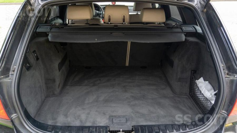 Black BMW 320 2009 in Riga, with an engine capacity of 2.00 L and mileage of 268 thousand km for 5990 €, photo 29 on AUTOMOTO.COM.LV