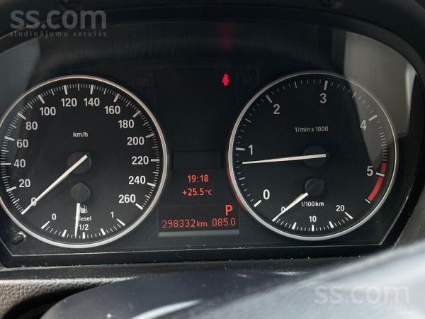 Melns BMW 320 2009 Cēsis, ar dzinēja tilpumu 2.00 L un nobraukumu 298 tūkst. km par 2900 €, foto 5 vietnē AUTOMOTO.COM.LV