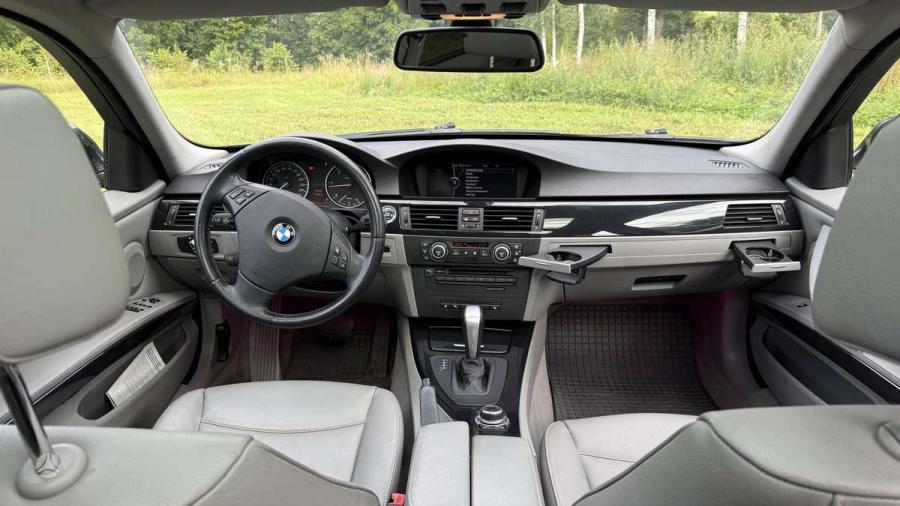 Melns BMW 320 2009 Alīta, ar dzinēja tilpumu 2.00 L un nobraukumu 264 tūkst. km par 4990 €, foto 6 vietnē AUTOMOTO.COM.LV