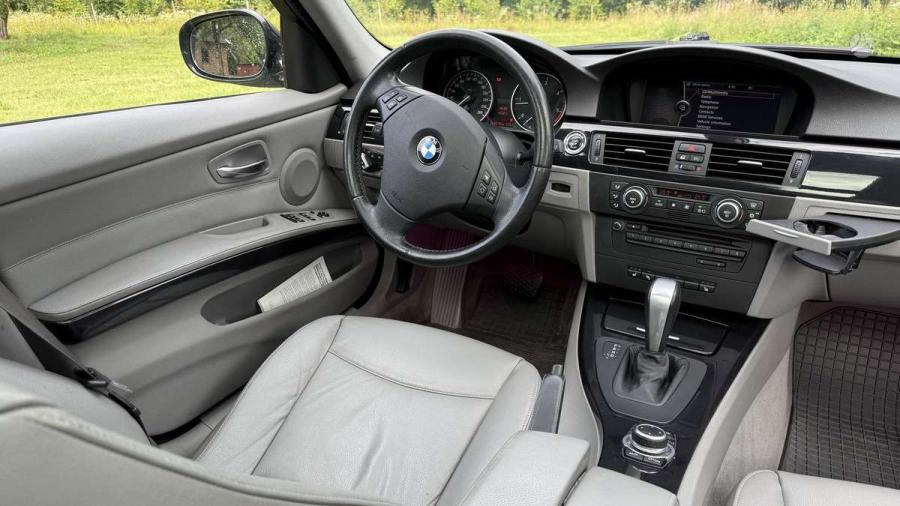 Melns BMW 320 2009 Alīta, ar dzinēja tilpumu 2.00 L un nobraukumu 264 tūkst. km par 4990 €, foto 8 vietnē AUTOMOTO.COM.LV
