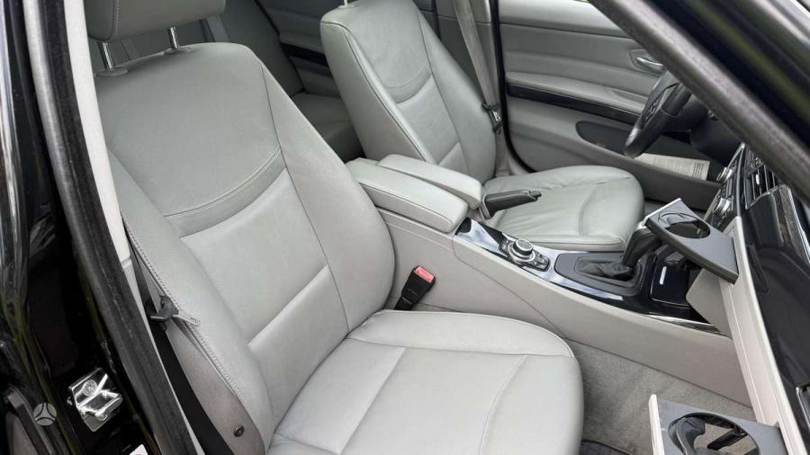 Melns BMW 320 2009 Alīta, ar dzinēja tilpumu 2.00 L un nobraukumu 264 tūkst. km par 4990 €, foto 10 vietnē AUTOMOTO.COM.LV
