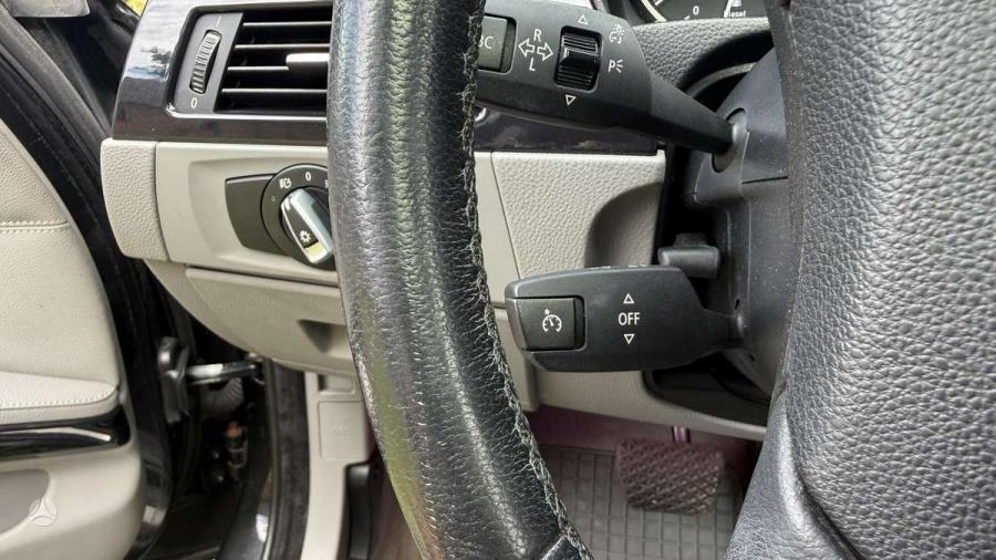 Melns BMW 320 2009 Alīta, ar dzinēja tilpumu 2.00 L un nobraukumu 264 tūkst. km par 4990 €, foto 17 vietnē AUTOMOTO.COM.LV