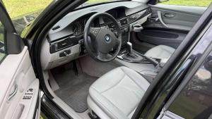 Melns BMW 320 2009 Alīta, ar dzinēja tilpumu 2.00 L un nobraukumu 264 tūkst. km par 4990 €, foto 20 vietnē AUTOMOTO.COM.LV