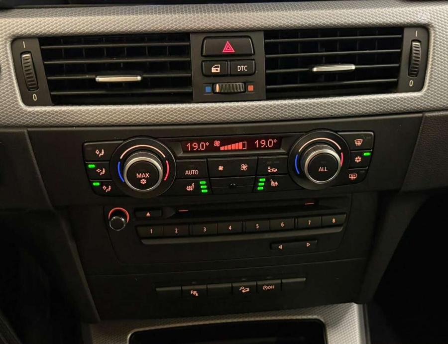 Black BMW 320 2009 in Marijampole, with an engine capacity of 2.00 L and mileage of 225 thousand km for 5850 €, photo 12 on AUTOMOTO.COM.LV
