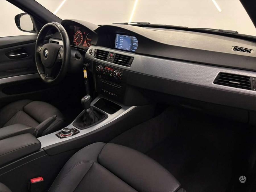 Black BMW 320 2009 in Marijampole, with an engine capacity of 2.00 L and mileage of 225 thousand km for 5850 €, photo 15 on AUTOMOTO.COM.LV