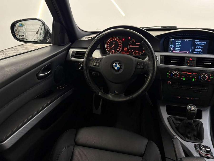 Black BMW 320 2009 in Marijampole, with an engine capacity of 2.00 L and mileage of 225 thousand km for 5850 €, photo 17 on AUTOMOTO.COM.LV