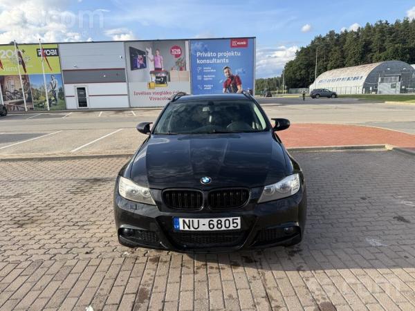 Black BMW 320 2009 in Riga, with an engine capacity of 2.00 L and mileage of 252 thousand km for 3299 €, photo 3 on AUTOMOTO.COM.LV