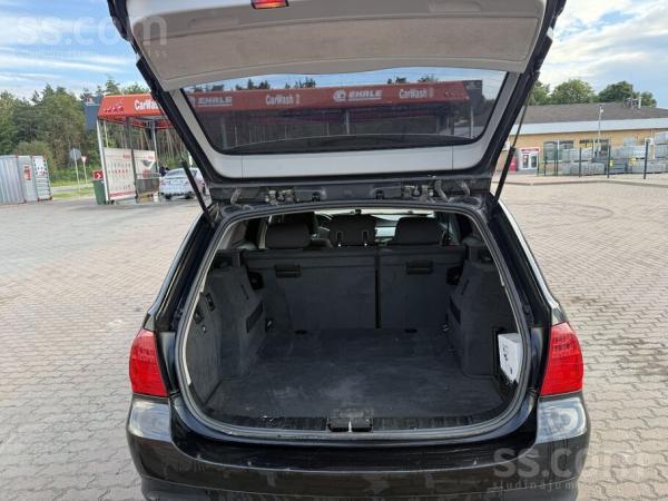 Black BMW 320 2009 in Riga, with an engine capacity of 2.00 L and mileage of 252 thousand km for 3299 €, photo 8 on AUTOMOTO.COM.LV