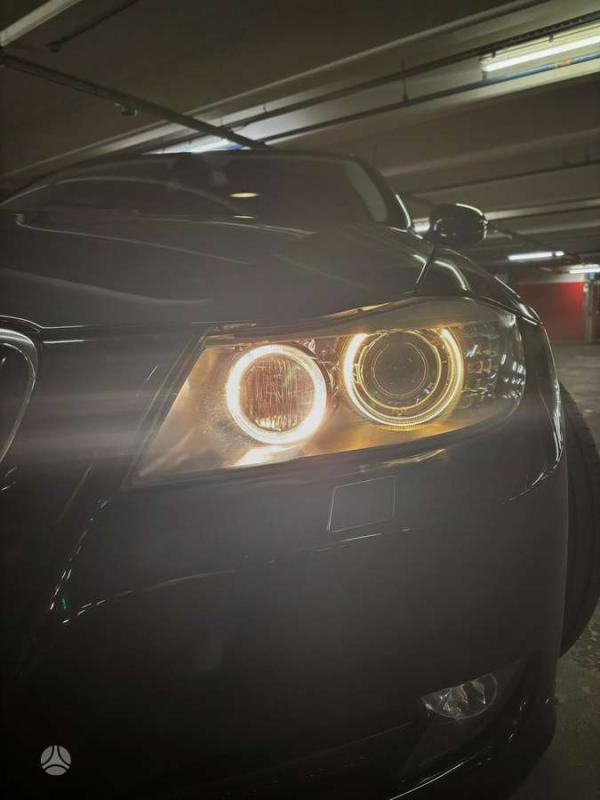 Melns BMW 320 2009 Viļņa, ar dzinēja tilpumu 2.00 L un nobraukumu 268 tūkst. km par 3700 €, foto 7 vietnē AUTOMOTO.COM.LV