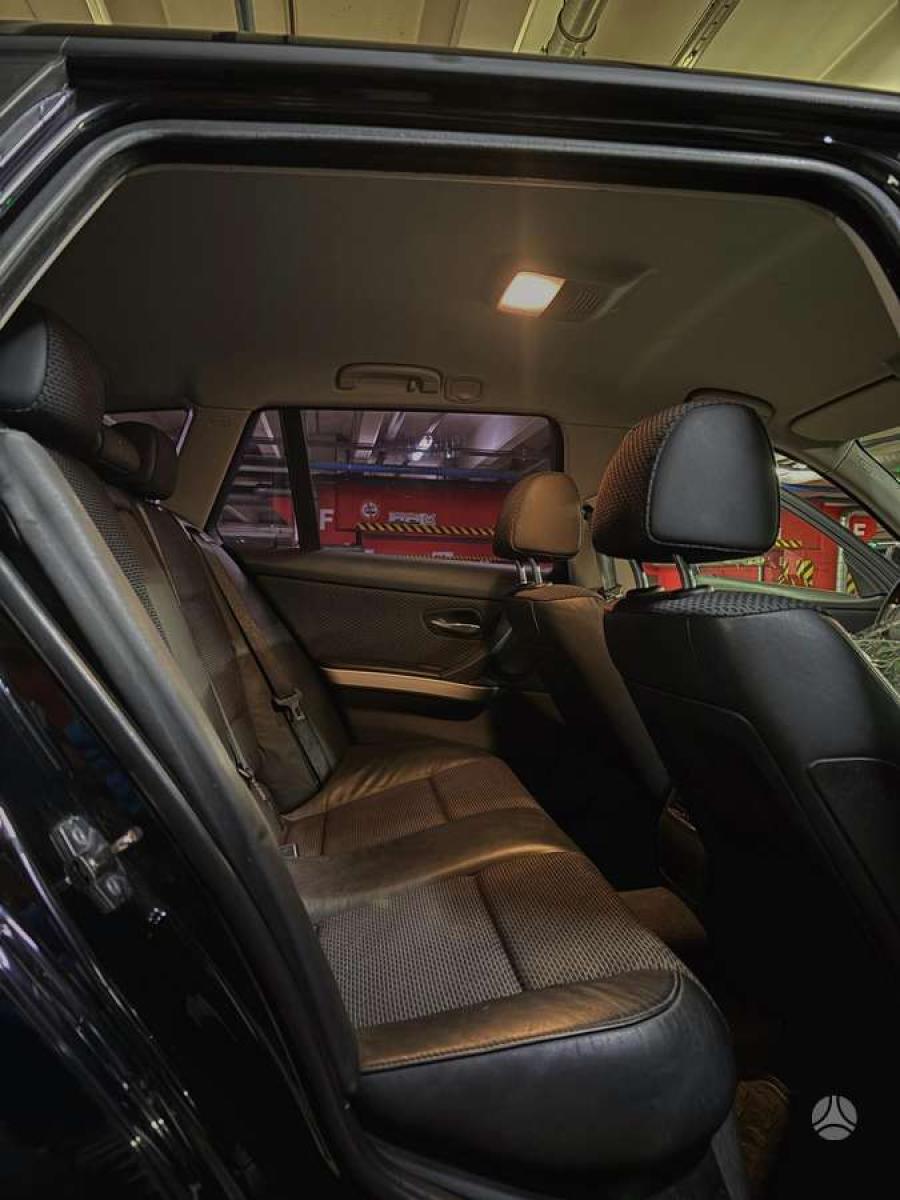 Black BMW 320 2009 in Vilnius, with an engine capacity of 2.00 L and mileage of 268 thousand km for 3700 €, photo 10 on AUTOMOTO.COM.LV