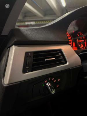 Black BMW 320 2009 in Vilnius, with an engine capacity of 2.00 L and mileage of 268 thousand km for 3700 €, photo 15 on AUTOMOTO.COM.LV