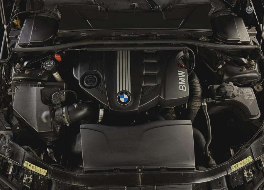 Black BMW 320 2009 in Vilnius, with an engine capacity of 2.00 L and mileage of 268 thousand km for 3700 €, photo 18 on AUTOMOTO.COM.LV