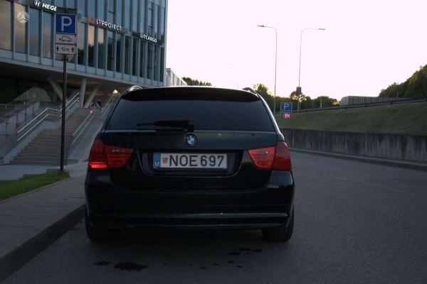 Melns BMW 320 2009 Viļņa, ar dzinēja tilpumu 2.00 L un nobraukumu 275 tūkst. km par 3000 €, foto 6 vietnē AUTOMOTO.COM.LV