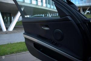 Melns BMW 320 2009 Viļņa, ar dzinēja tilpumu 2.00 L un nobraukumu 275 tūkst. km par 3000 €, foto 14 vietnē AUTOMOTO.COM.LV
