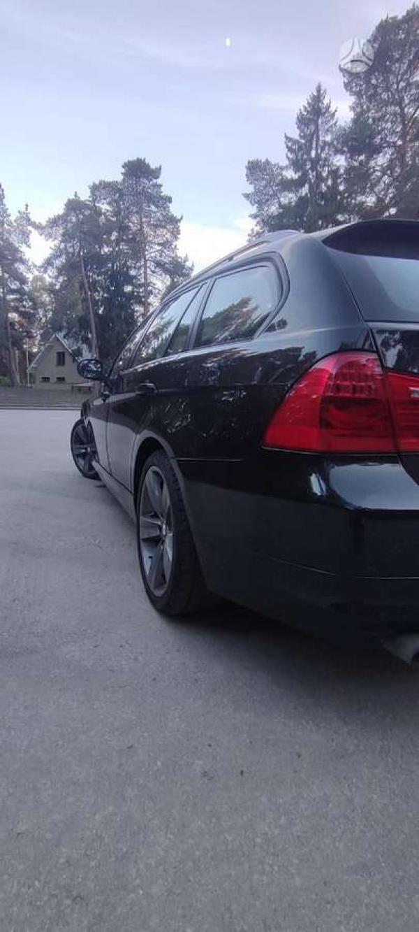 Melns BMW 320 2009 Kauņa, ar dzinēja tilpumu 2.00 L un nobraukumu 230 tūkst. km par 4050 €, foto 9 vietnē AUTOMOTO.COM.LV
