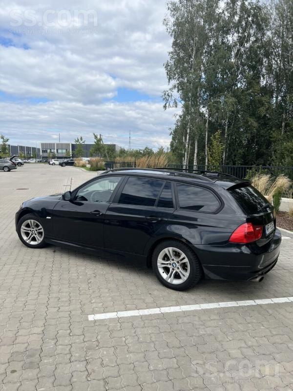 Melns BMW 320 2009 Rīga, ar dzinēja tilpumu 2.00 L un nobraukumu 324 tūkst. km par 3700 €, foto 4 vietnē AUTOMOTO.COM.LV
