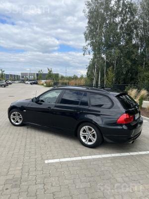 Melns BMW 320 2009 Rīga, ar dzinēja tilpumu 2.00 L un nobraukumu 324 tūkst. km par 3700 €, foto 4 vietnē AUTOMOTO.COM.LV