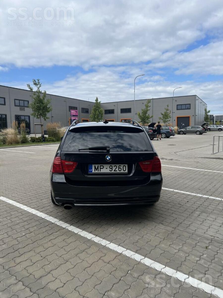 Melns BMW 320 2009 Rīga, ar dzinēja tilpumu 2.00 L un nobraukumu 324 tūkst. km par 3700 €, foto 5 vietnē AUTOMOTO.COM.LV