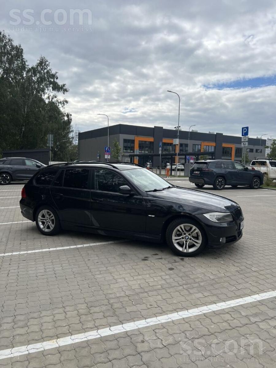 Melns BMW 320 2009 Rīga, ar dzinēja tilpumu 2.00 L un nobraukumu 324 tūkst. km par 3700 €, foto 7 vietnē AUTOMOTO.COM.LV