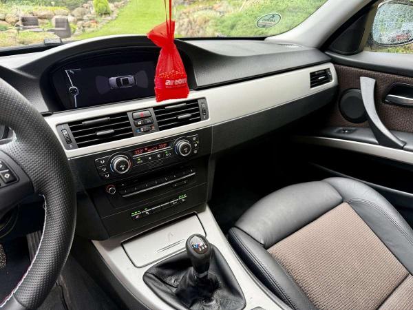 Melns BMW 320 2009 Viļņa, ar dzinēja tilpumu 2.00 L un nobraukumu 390 tūkst. km par 4390 €, foto 11 vietnē AUTOMOTO.COM.LV