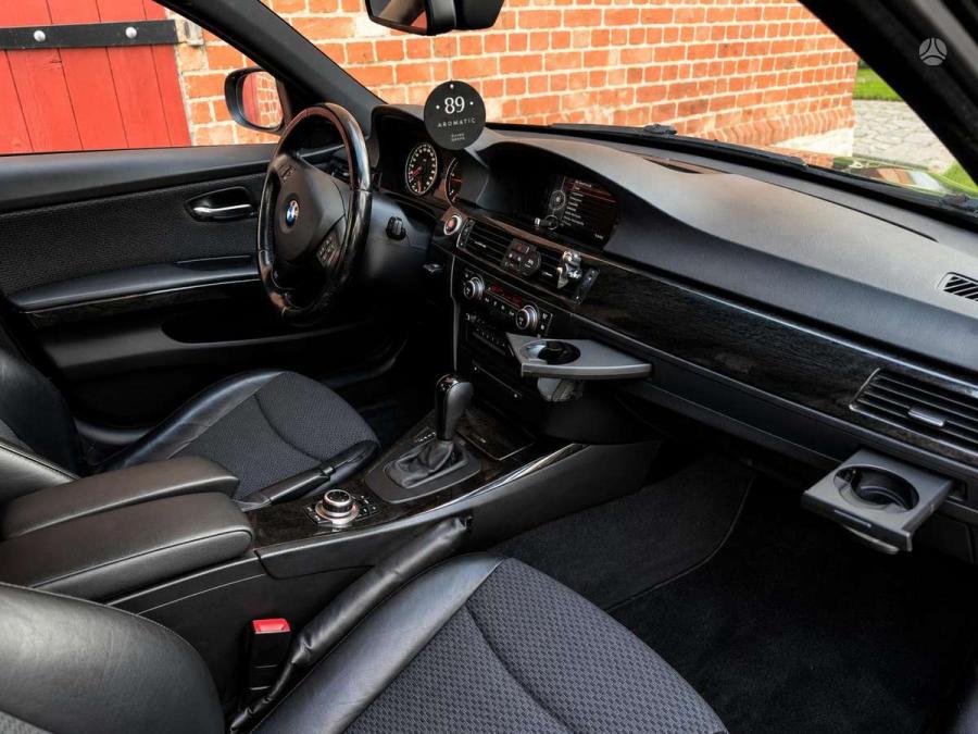 Melns BMW 320 2009 Klaipėda, ar dzinēja tilpumu 2.00 L un nobraukumu 275 tūkst. km par 4950 €, foto 6 vietnē AUTOMOTO.COM.LV