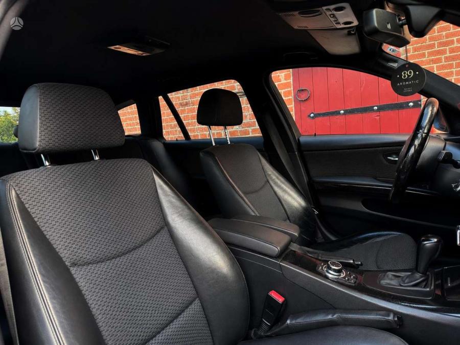 Melns BMW 320 2009 Klaipėda, ar dzinēja tilpumu 2.00 L un nobraukumu 275 tūkst. km par 4950 €, foto 7 vietnē AUTOMOTO.COM.LV
