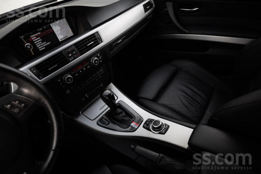 Black BMW 320 2009 in Jelgava, with an engine capacity of 2.00 L and mileage of 272 thousand km for 5500 €, photo 10 on AUTOMOTO.COM.LV