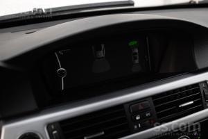Black BMW 320 2009 in Jelgava, with an engine capacity of 2.00 L and mileage of 272 thousand km for 5500 €, photo 12 on AUTOMOTO.COM.LV