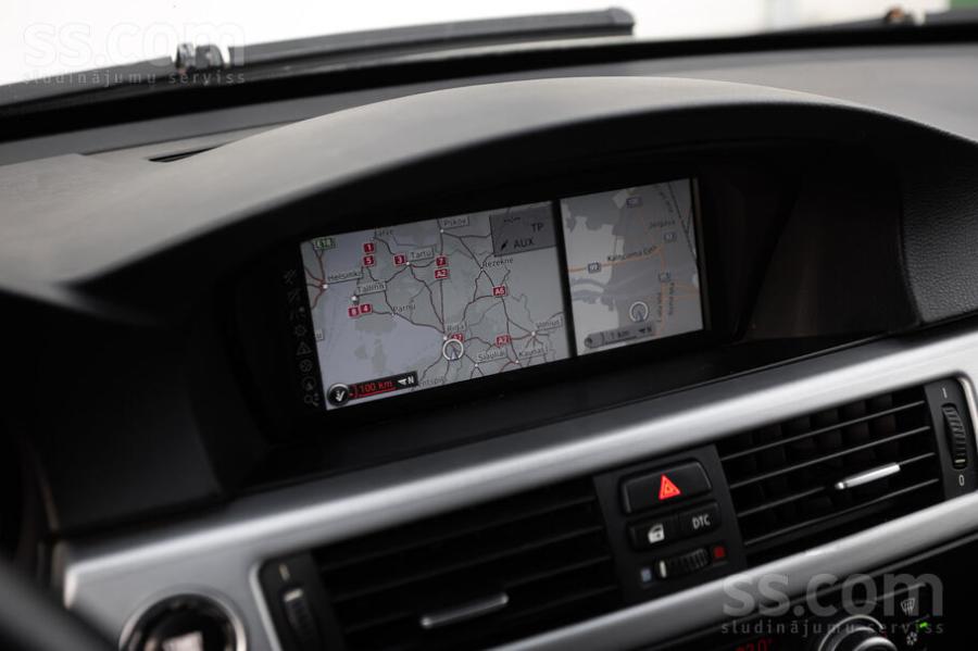 Black BMW 320 2009 in Jelgava, with an engine capacity of 2.00 L and mileage of 272 thousand km for 5500 €, photo 13 on AUTOMOTO.COM.LV