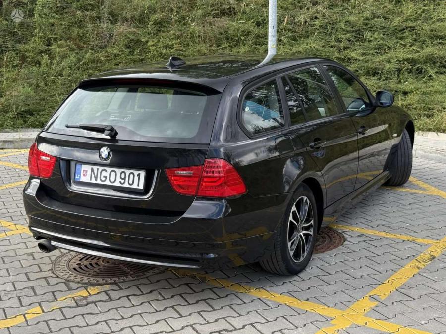 Black BMW 320 2009 in Vilnius, with an engine capacity of 2.00 L and mileage of 373 thousand km for 3400 €, photo 7 on AUTOMOTO.COM.LV