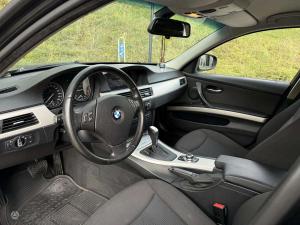 Black BMW 320 2009 in Vilnius, with an engine capacity of 2.00 L and mileage of 373 thousand km for 3400 €, photo 9 on AUTOMOTO.COM.LV