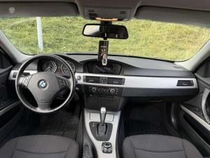 Black BMW 320 2009 in Vilnius, with an engine capacity of 2.00 L and mileage of 373 thousand km for 3400 €, photo 12 on AUTOMOTO.COM.LV
