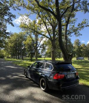 Black BMW 320 2009 in Valmiera, with an engine capacity of 1.80 L and mileage of 221 thousand km for 4500 €, photo 8 on AUTOMOTO.COM.LV