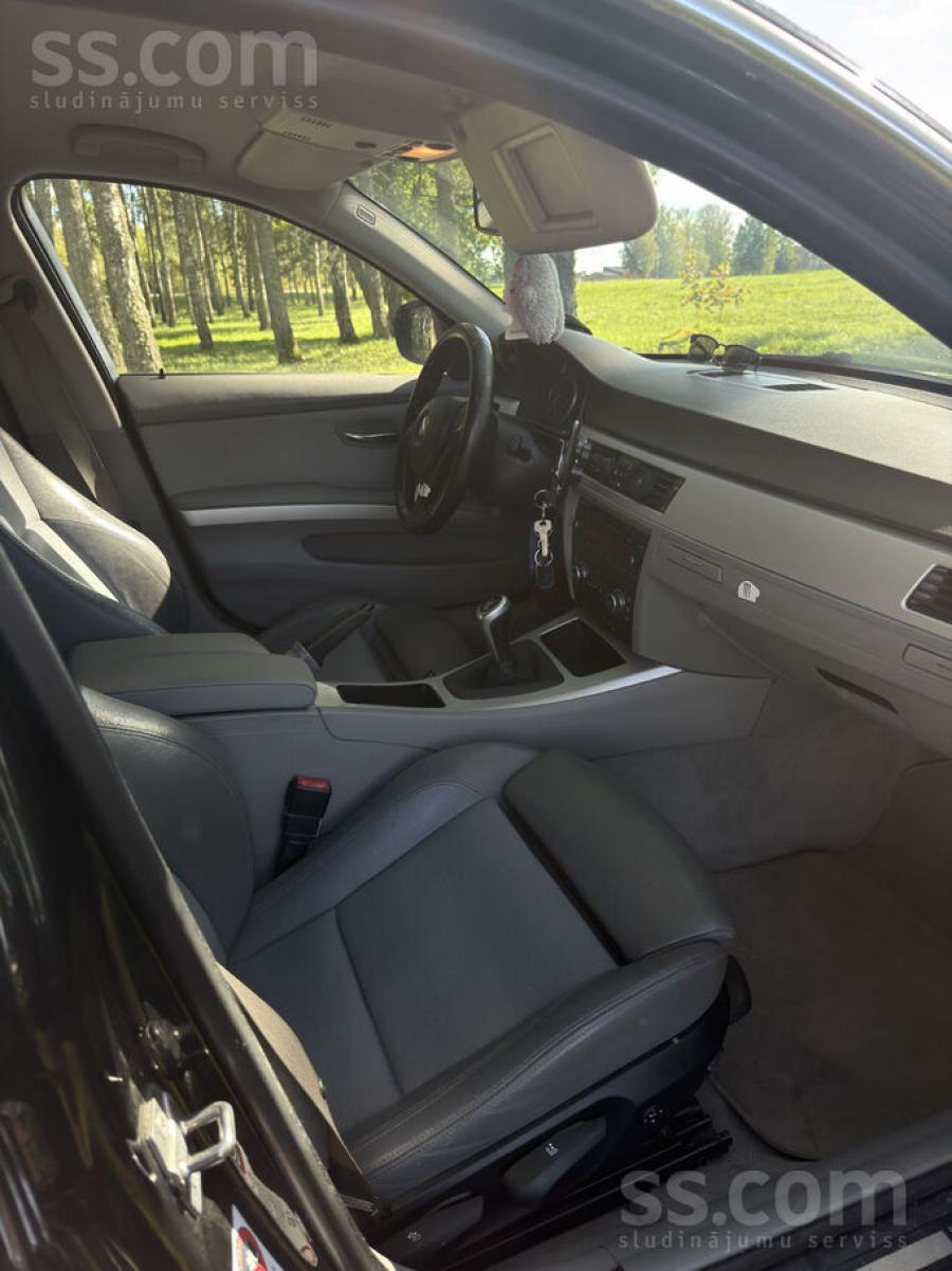 Black BMW 320 2009 in Valmiera, with an engine capacity of 1.80 L and mileage of 221 thousand km for 4500 €, photo 10 on AUTOMOTO.COM.LV