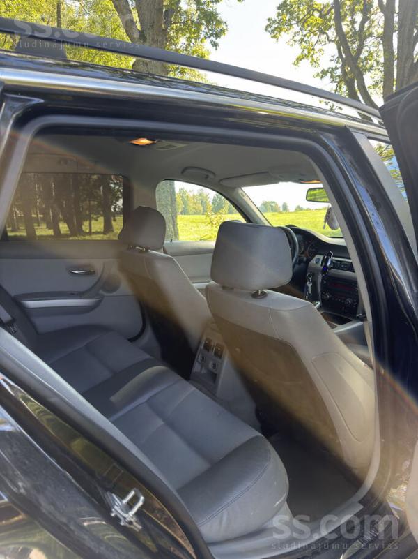Black BMW 320 2009 in Valmiera, with an engine capacity of 1.80 L and mileage of 221 thousand km for 4500 €, photo 11 on AUTOMOTO.COM.LV
