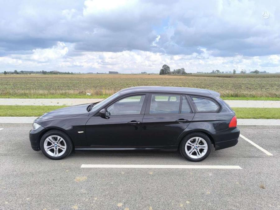 Black BMW 320 2009 in Marijampole, with an engine capacity of 2.00 L and mileage of 336 thousand km for 2399 €, photo 3 on AUTOMOTO.COM.LV