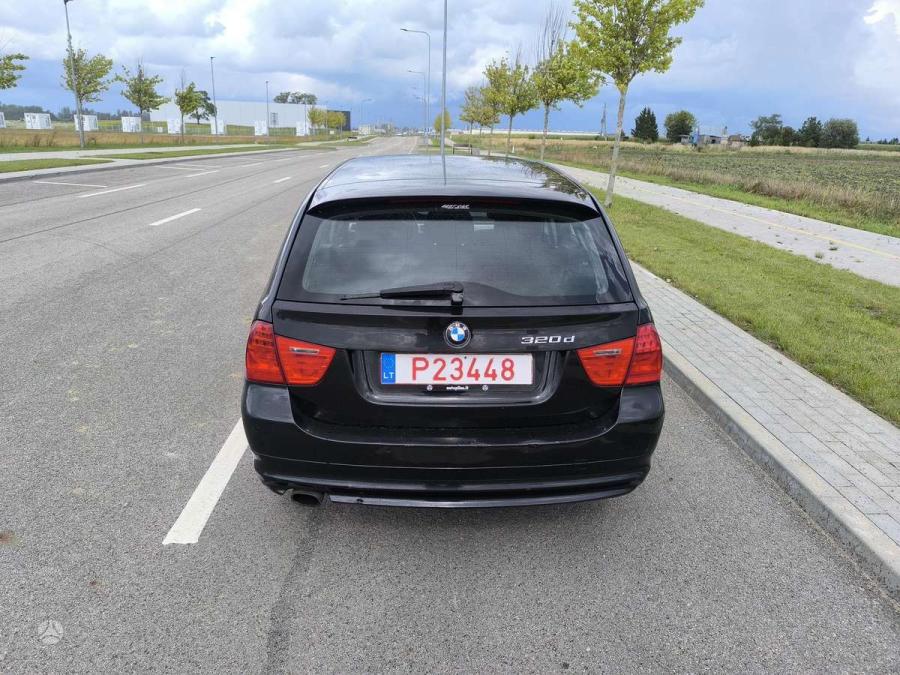Black BMW 320 2009 in Marijampole, with an engine capacity of 2.00 L and mileage of 336 thousand km for 2399 €, photo 5 on AUTOMOTO.COM.LV