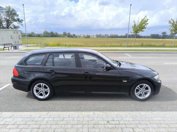 Melns BMW 320 2009 Marijampole, ar dzinēja tilpumu 2.00 L un nobraukumu 336 tūkst. km par 2399 €, foto 7 vietnē AUTOMOTO.COM.LV