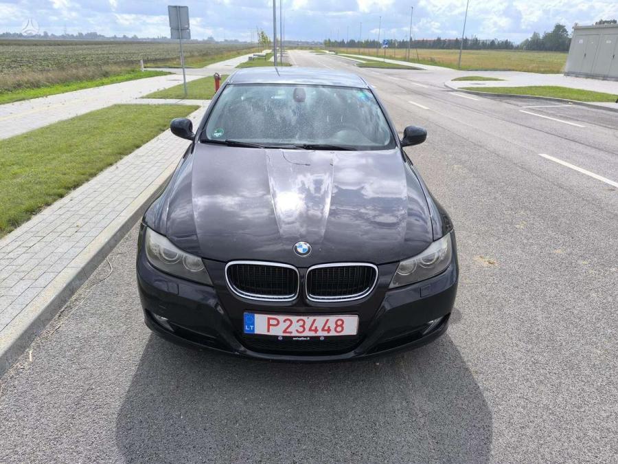 Black BMW 320 2009 in Marijampole, with an engine capacity of 2.00 L and mileage of 336 thousand km for 2399 €, photo 9 on AUTOMOTO.COM.LV
