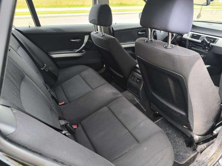 Black BMW 320 2009 in Marijampole, with an engine capacity of 2.00 L and mileage of 336 thousand km for 2399 €, photo 13 on AUTOMOTO.COM.LV