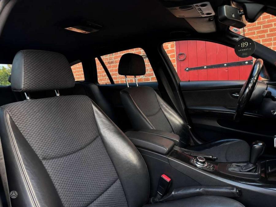 Melns BMW 320 2009 Klaipėda, ar dzinēja tilpumu 2.00 L un nobraukumu 275 tūkst. km par 4900 €, foto 8 vietnē AUTOMOTO.COM.LV